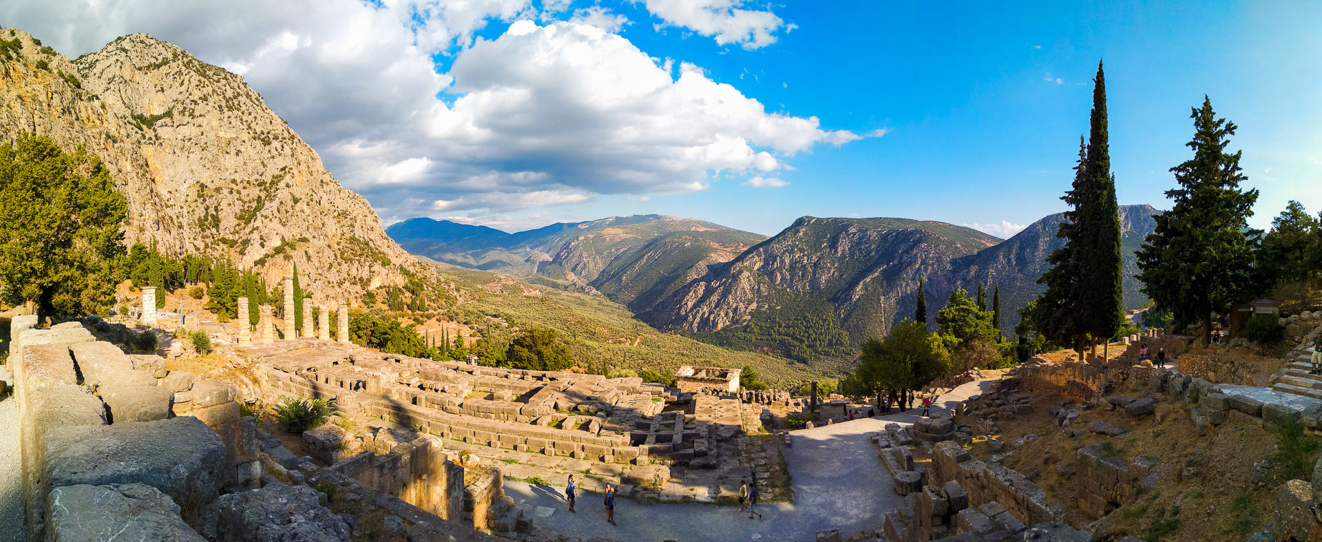 Visiter Delphes: Que Faire et Voir + Où dormir | Le Guide Ultime 2024